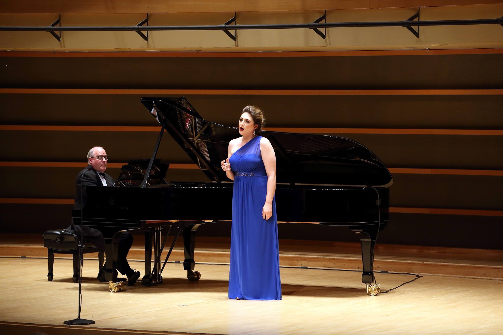 Alexandra Razskazoff Ties for First Place in Academy of Vocal Arts ...